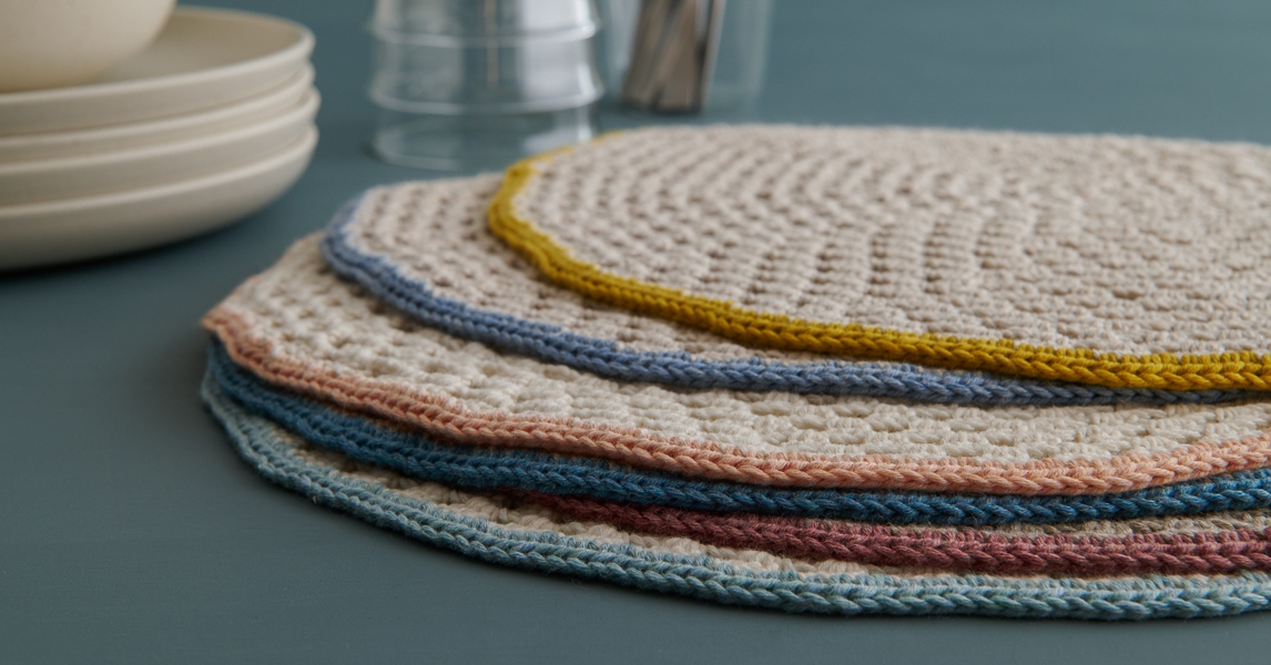 Granny Circle Placemats in Cotton Pure: Free Crochet Pattern
